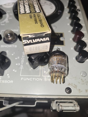 1 Excellent strong new in the box Sylvania Gold Brand Gold pin 5670 ...