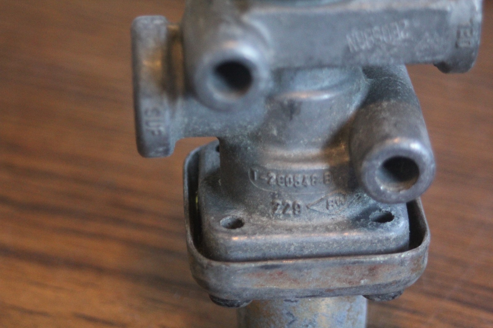 Bendix Air Manifold T-290548-B | eBay