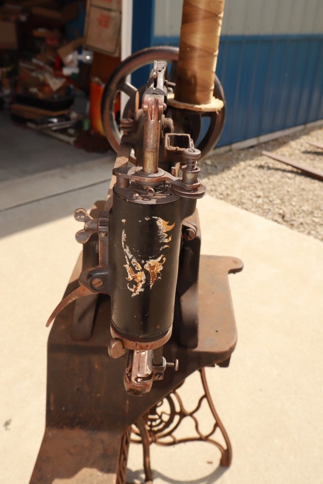 Used Antique Singer Cobbler 29-4 Sewing Machine With Stand PICKUP ONLY ...