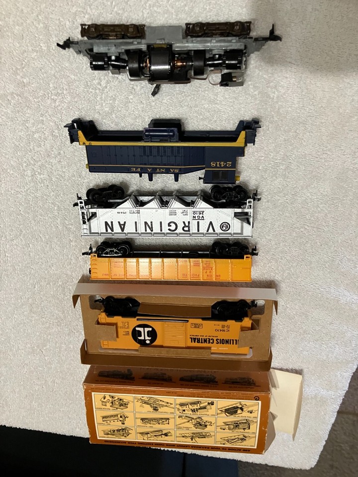 VTG Tyco Cars, Santa Fe Locomotive, HO Scale Electric Train Trains Box ...