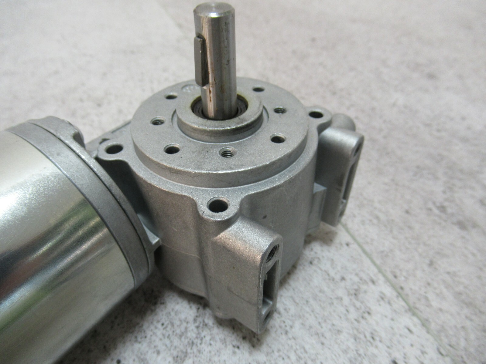 Dunkermotoren GR63X25 Motor 24VDC + Asto E90R24 + Winkelgetriebe SG80 i ...