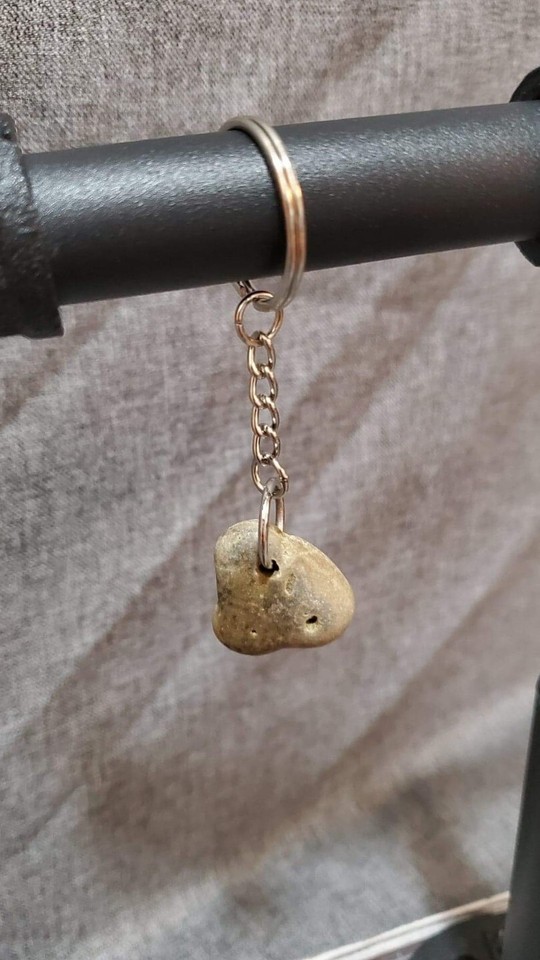 Hag Stone Keychain Stainless Steel Holey Stone Luck Protection Unique ...