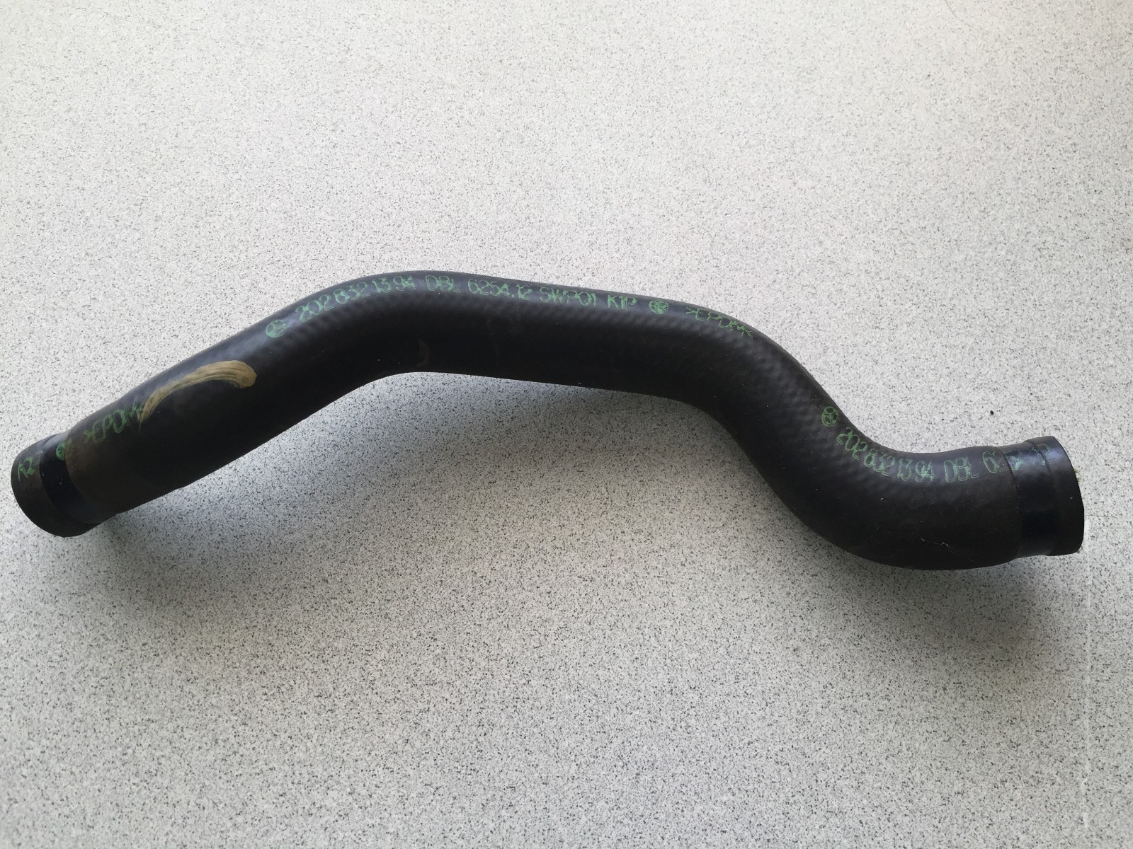 1997-2000 MERCEDES-BENZ C230 C280 W202 ~ HEATER HOSE ~ BOTTOM ~ OEM | eBay