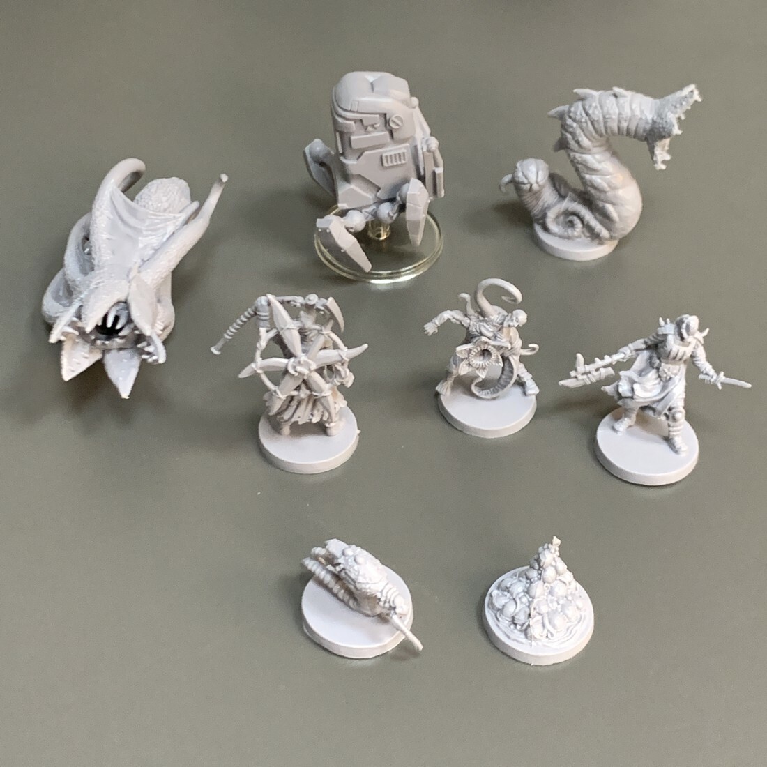Lot Alpha Worm Crawler Cultist Zombies Mech Miniatues Alone Board Game ...
