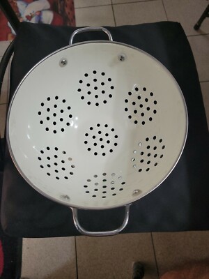 Christmas Tree Colander 8.5 in Enameled Strainer Ivory Silver Metal ...