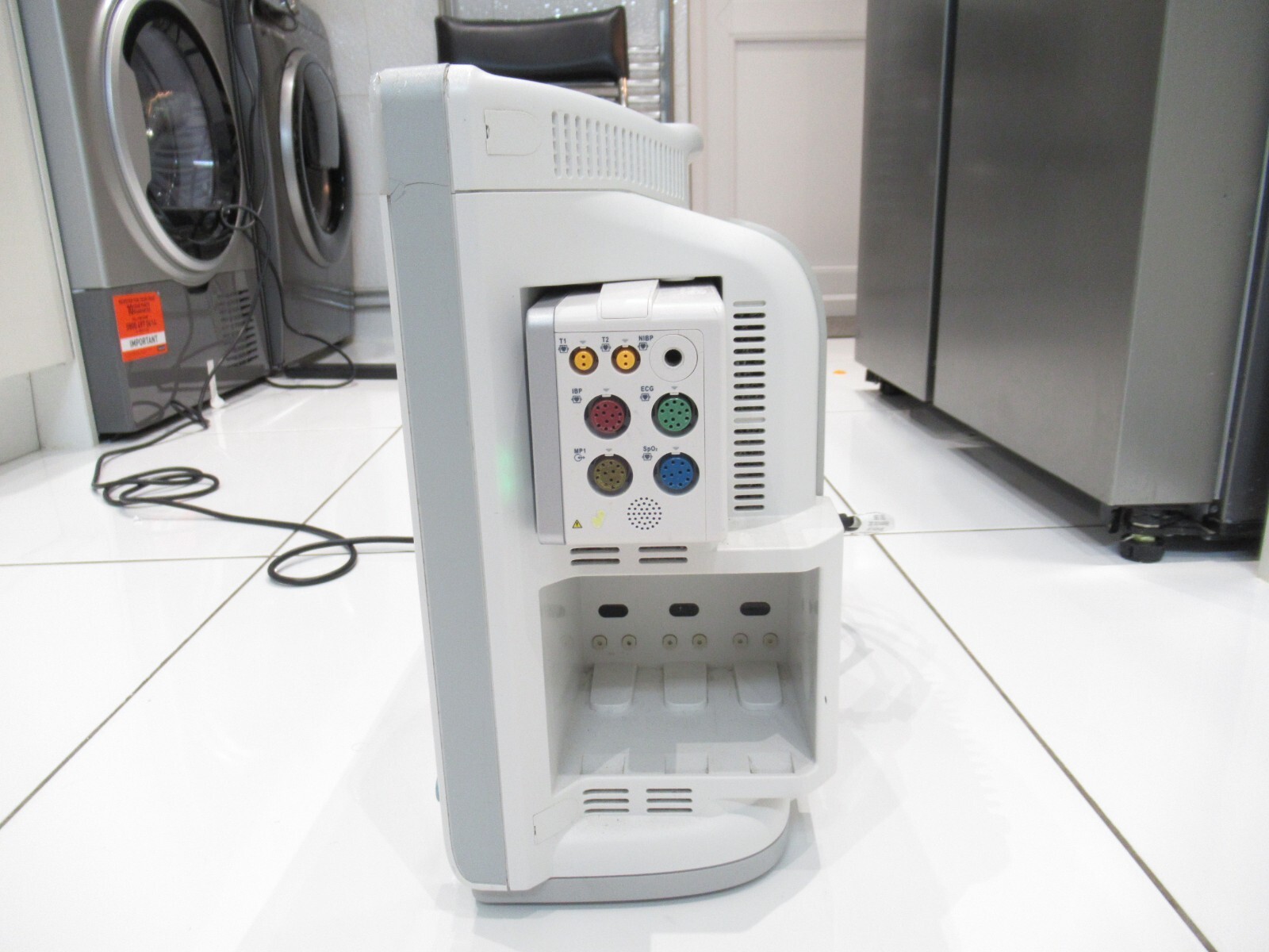 MINDRAY BENEVIEW T8 17" TOUCH PATIENT ANESTHESIA T1 TRANSPORT MODULE ...