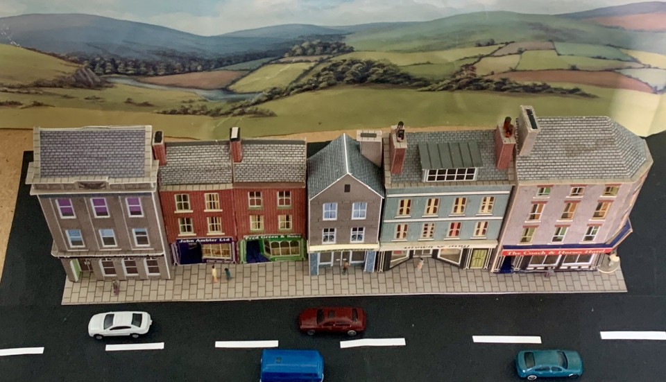 Metcalfe~N Gauge~Low Relief~High Street Buildings~Houses~Bank~Pub ...