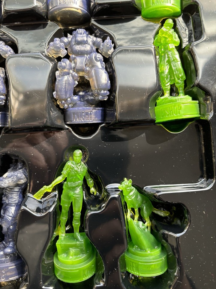 Rare Edition Fallout Chess Set Exclusive Tin NIB | eBay