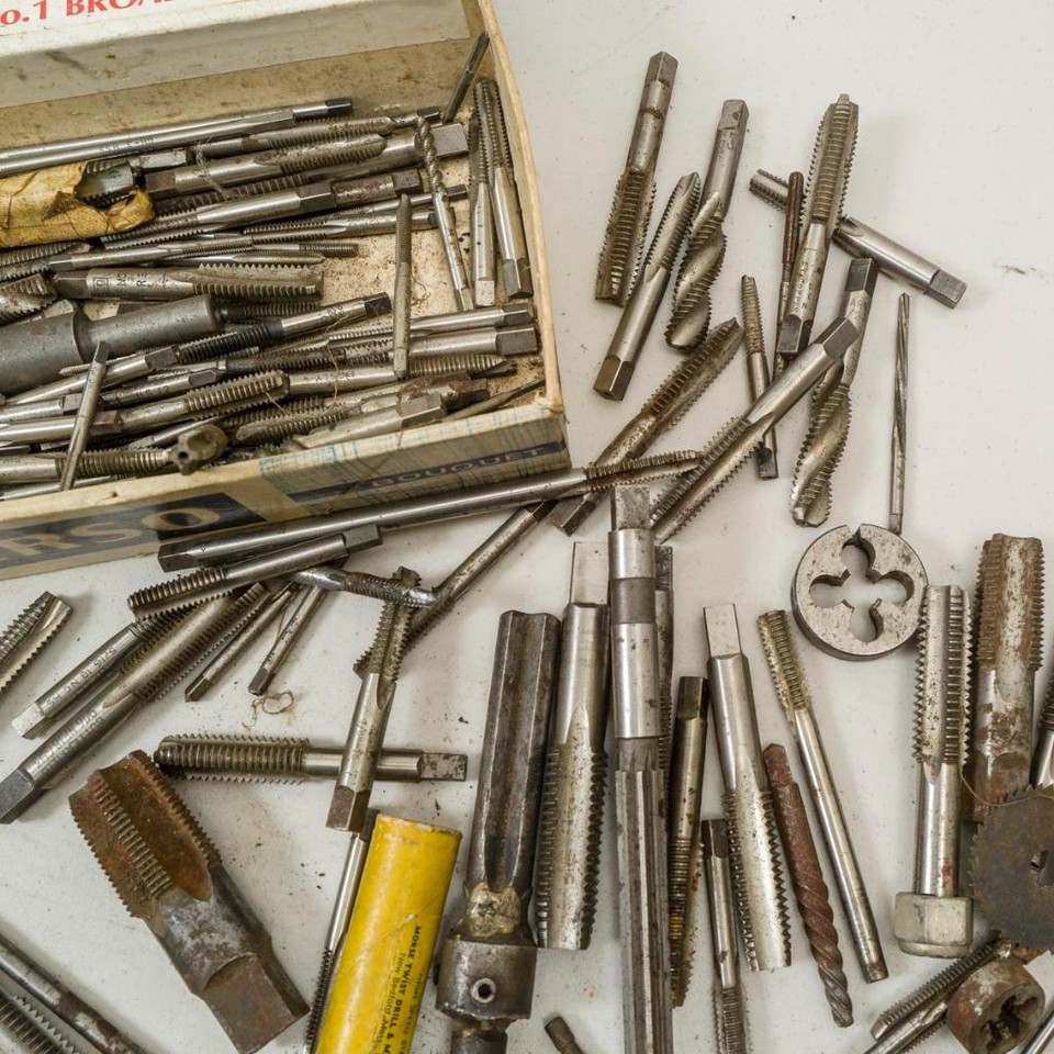 Large Lot of Tap & Die Machine Bits Assorted Sizes | eBay