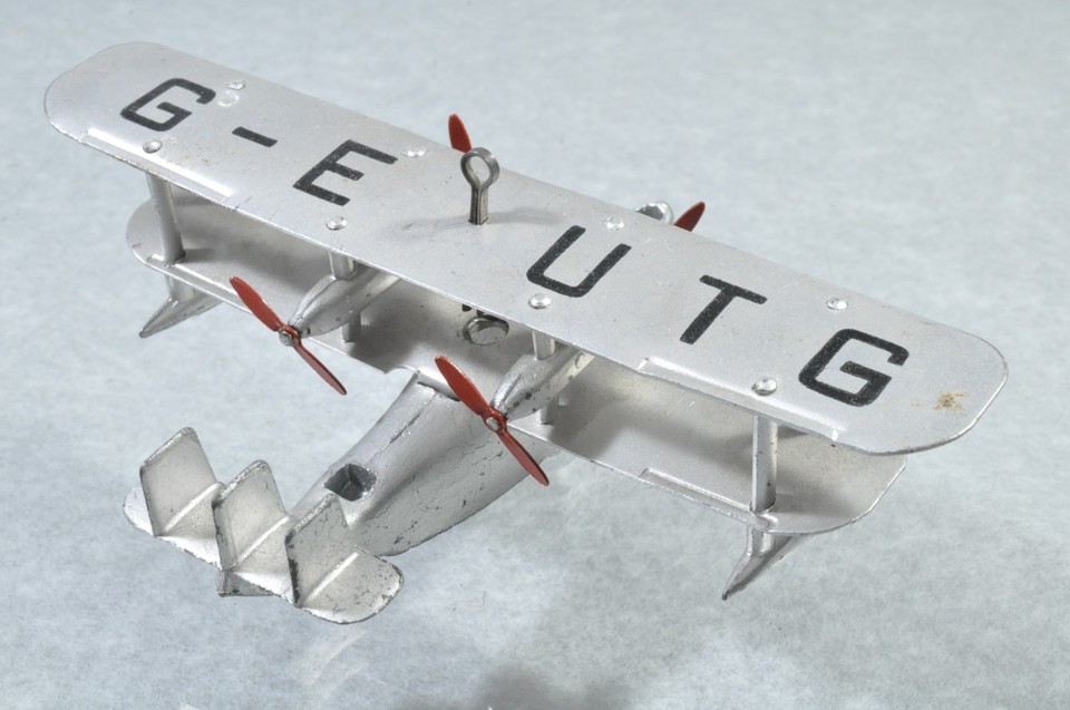 BL581 Dinky Toys GB #60m Singapore Flying Boat G-EUTG - red roller A ...