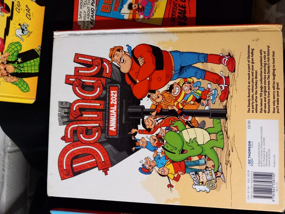 4 x DANDY BOOK ANNUALS 1986, 2019, 2021, 2023. 2 x comic library No44 ...