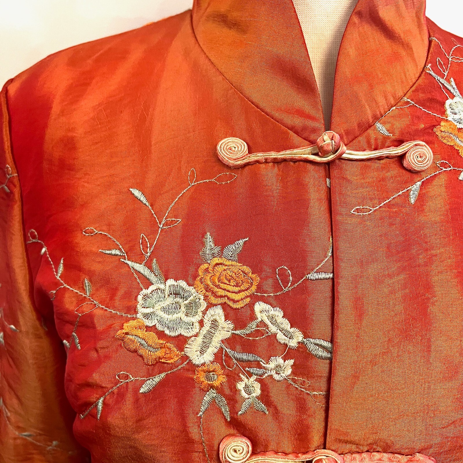 Beautiful coral-coloured silky Asian inspired top, em… - Gem