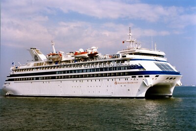 Radisson cruise ship RADISSON DIAMOND (1992-2005) - One photo at Lisbon ...