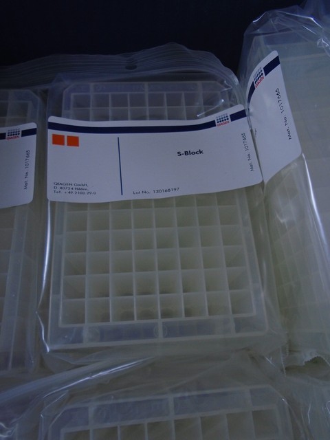 QIAGEN 19585 S-blocks 96-well Blocks With 2.2 Ml Wells 24 per Case for ...