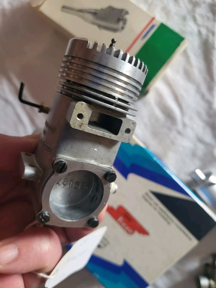 motore Nuovo Supertigre X40 Con Scarico, Aereo Vintage Model Engine ...