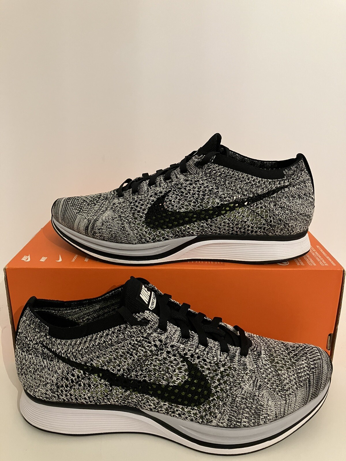 New Nike Flyknit Racer Oreo 1.0 Black White Volt Grey Size 9.5 526628 ...