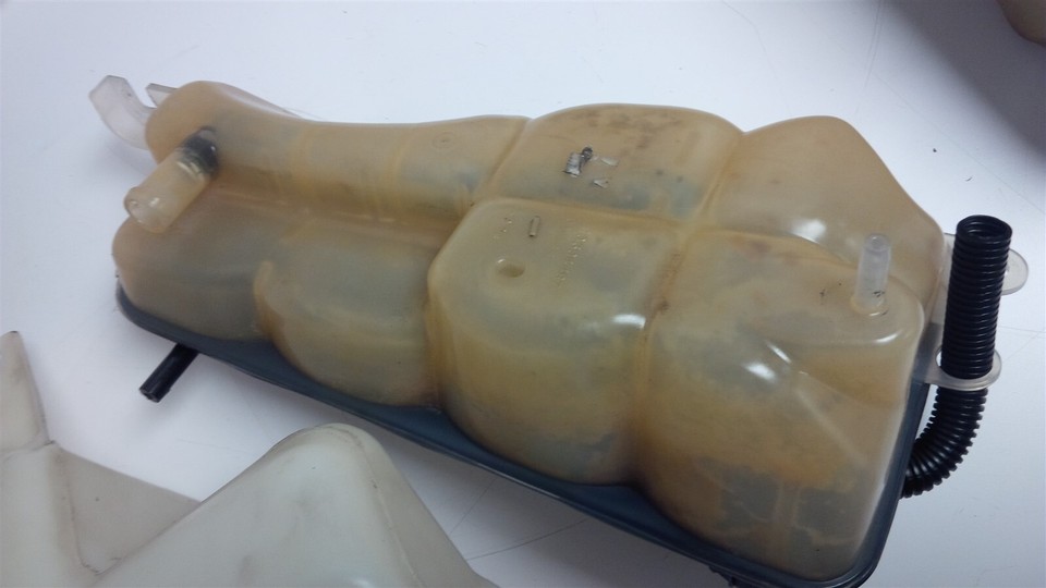 05-13 Corvette C6 Coolant Tank Reservoir LS2 LS3 Ls7 With CAP 10304487 ...