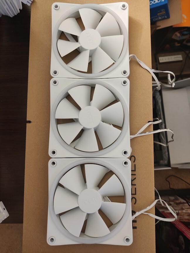 NZXT F120RGB and F120Q 120mm case radiator fans with Controller ...