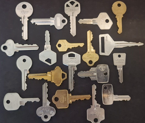 Bulk lot of 20x old vintage keys | eBay Australia