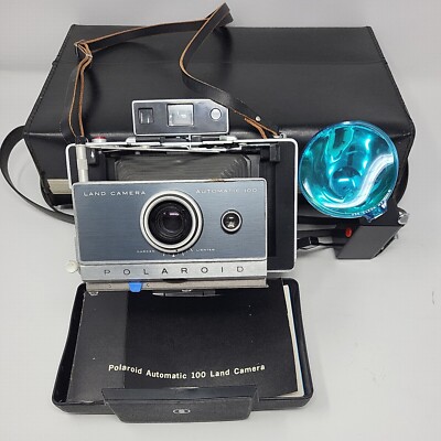 Polaroid Land Camera Model 100 Folding Bellows with Case & Flash ...