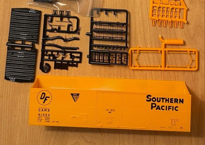 320 - HO Scale Branchline Southern Pacific Boxcar Kit #1805 | eBay