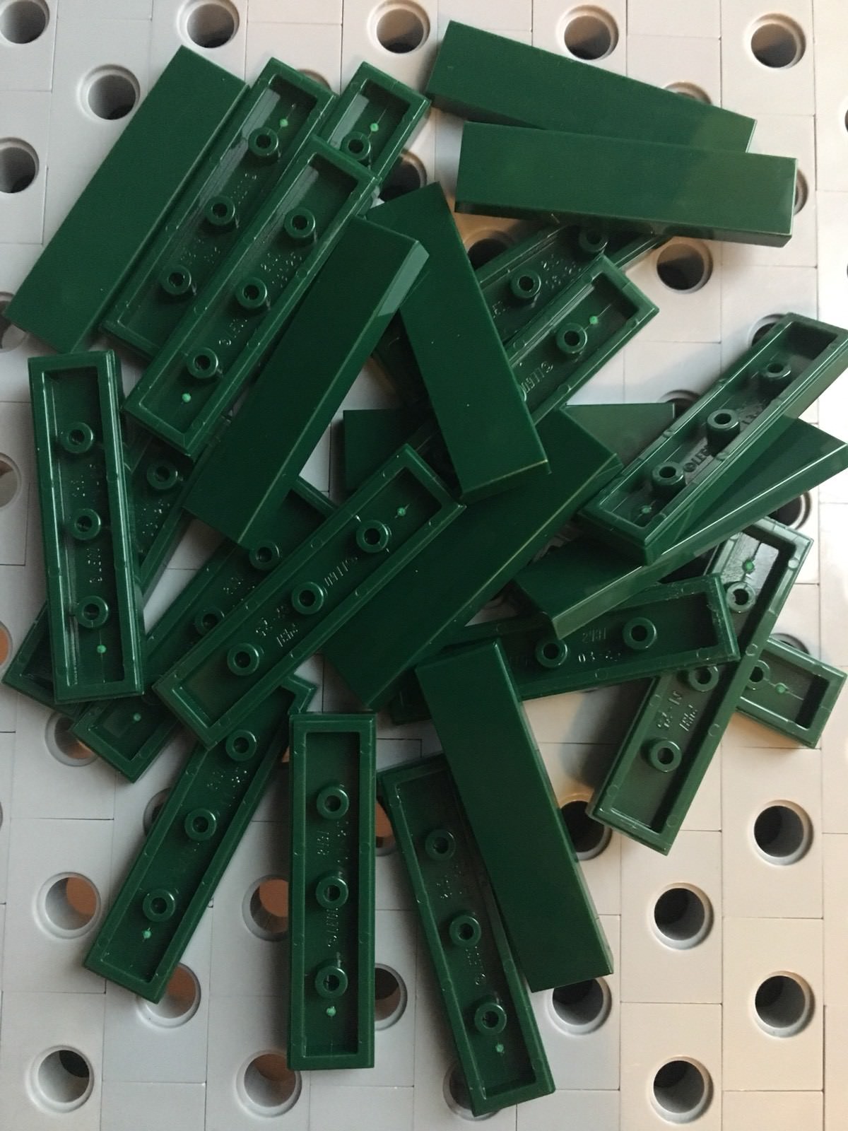 Lego Tile Dark Green 1x4 Tiles Smooth Finishing Flat Modular Buildings ...