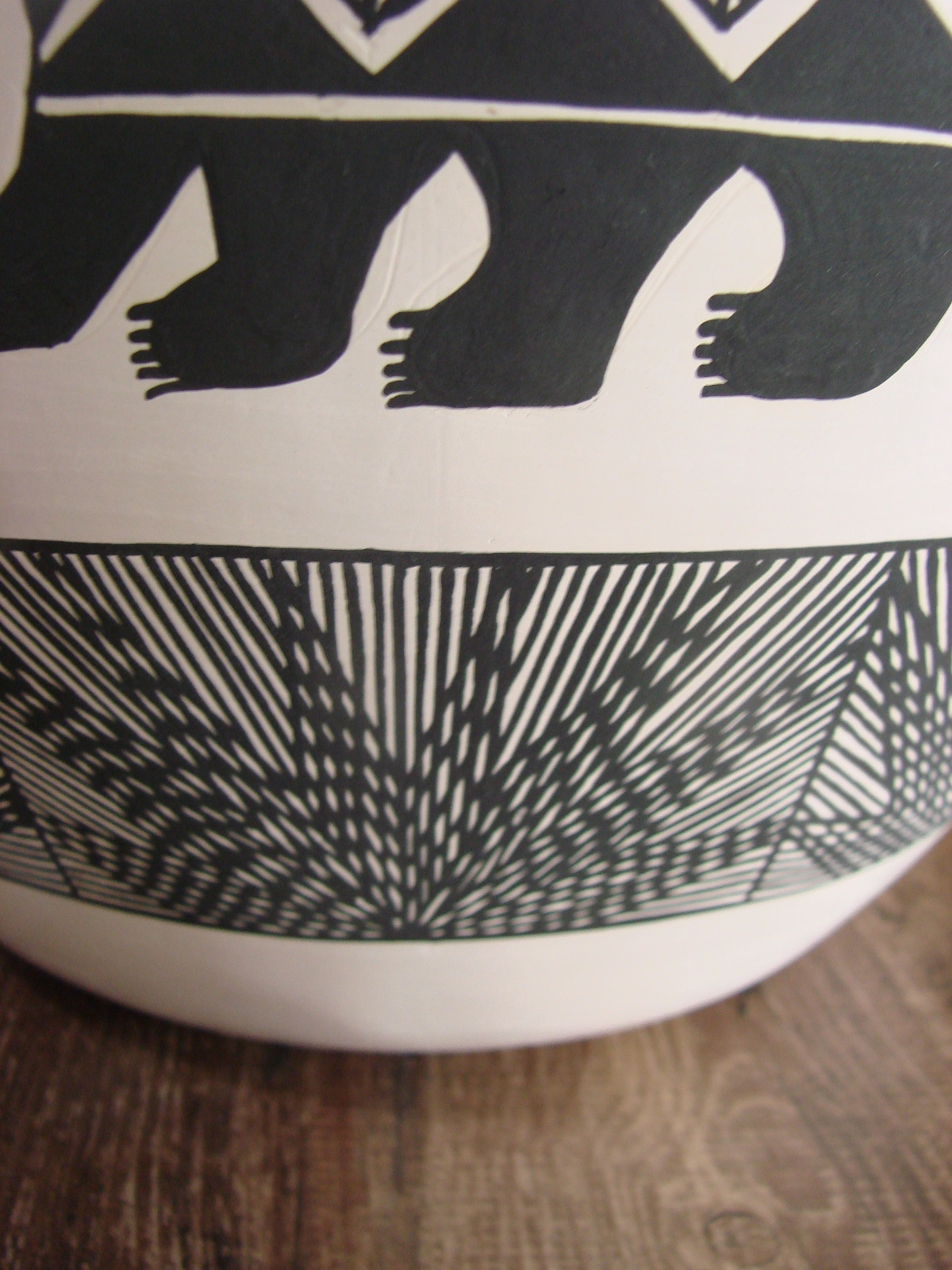 Acoma Pueblo Fine Line Hand Coiled & Hand Painted Bear Pottery by B ...