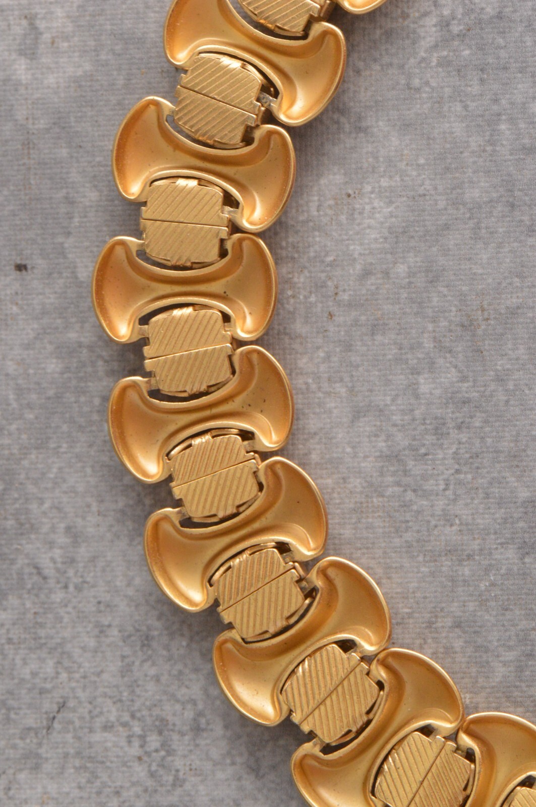 MONET Roman Necklace Vintage Brushed Gold Tone Link C… - Gem
