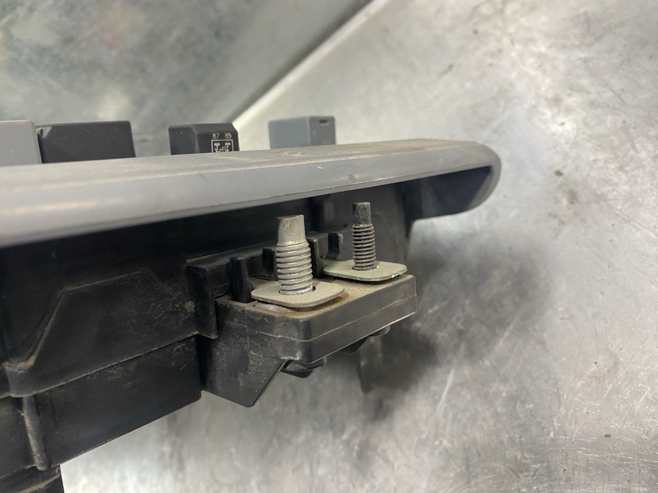 2008 Chevrolet Suburban 5.3 Fuse Box Power Distribution Block 25815387 ...