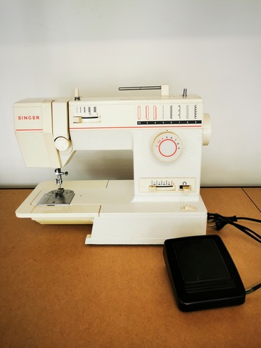 Singer 9015 Sewing Machine + Pedal | eBay