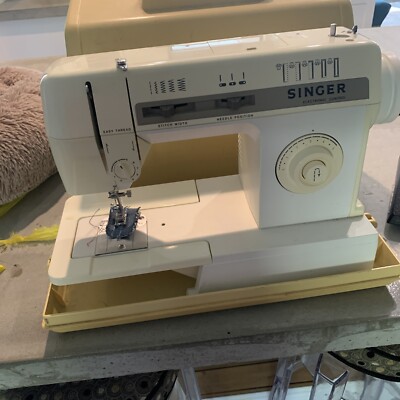 SINGER Sewing Machine - Model 2502C w/ Foot Pedal & Case Tested ...