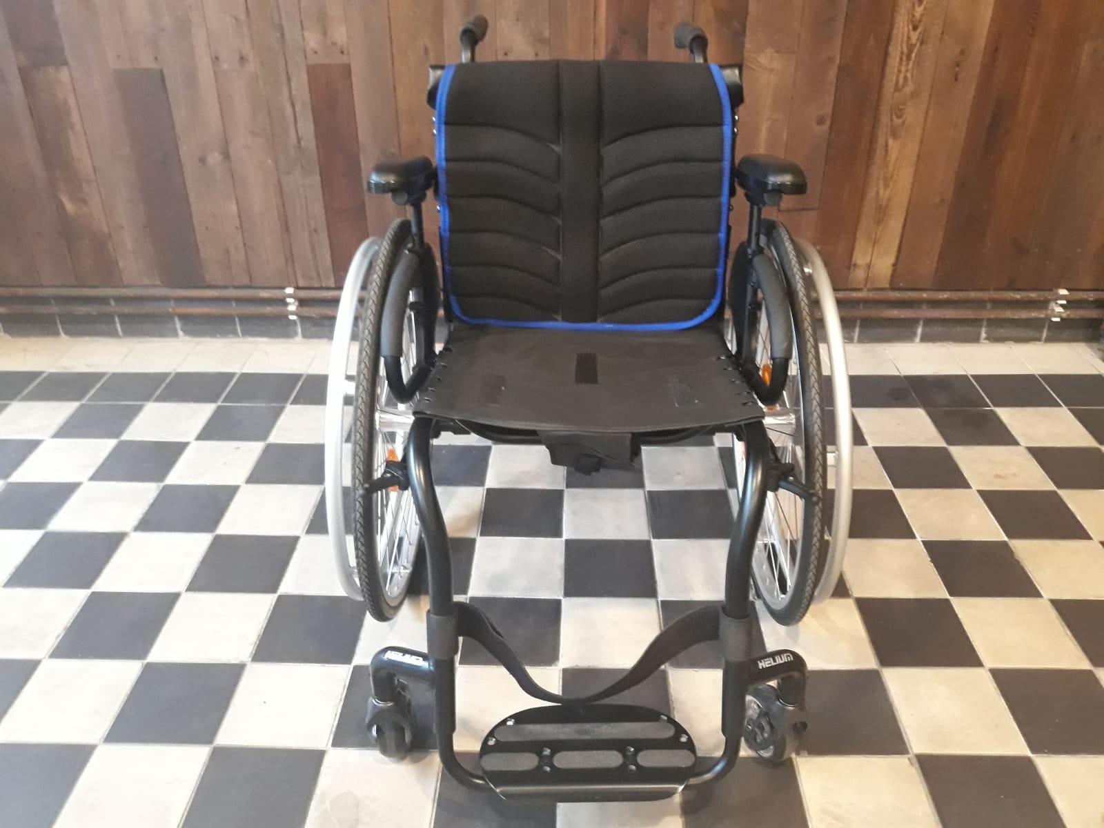 Quickie Helium Aktiv-Rollstuhl SB 41 cm #SU32 | eBay.de