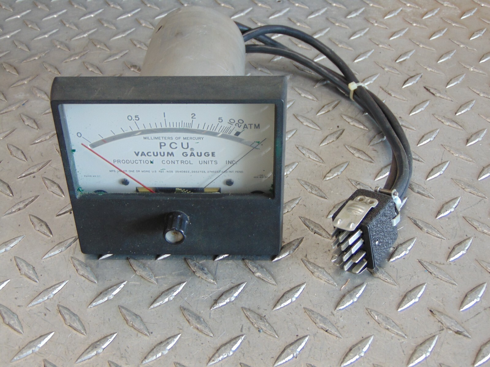 PRODUCTION CONTROL UNITS CVT-14X-PCU VACUUM GAUGE 0-20 ATM MILLIMETERS ...