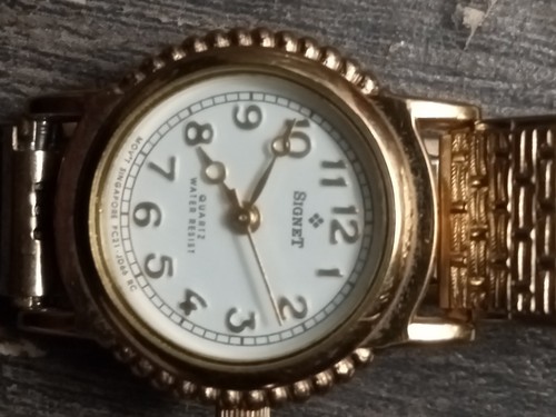 Signet Quartz Water Resistant Gold Tone Watch Speidel Band - Needs New ...