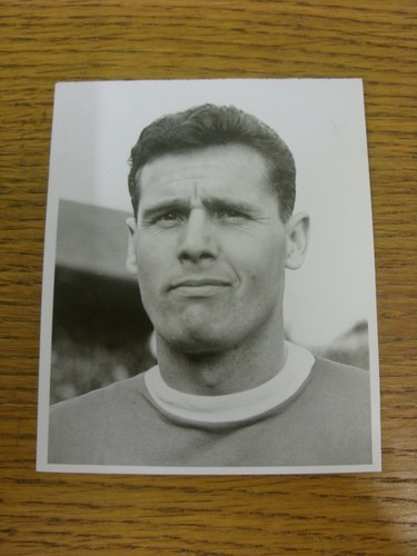 01/09/1962 Original Photograph: Nottingham Forest - McKinlay, Robert ...