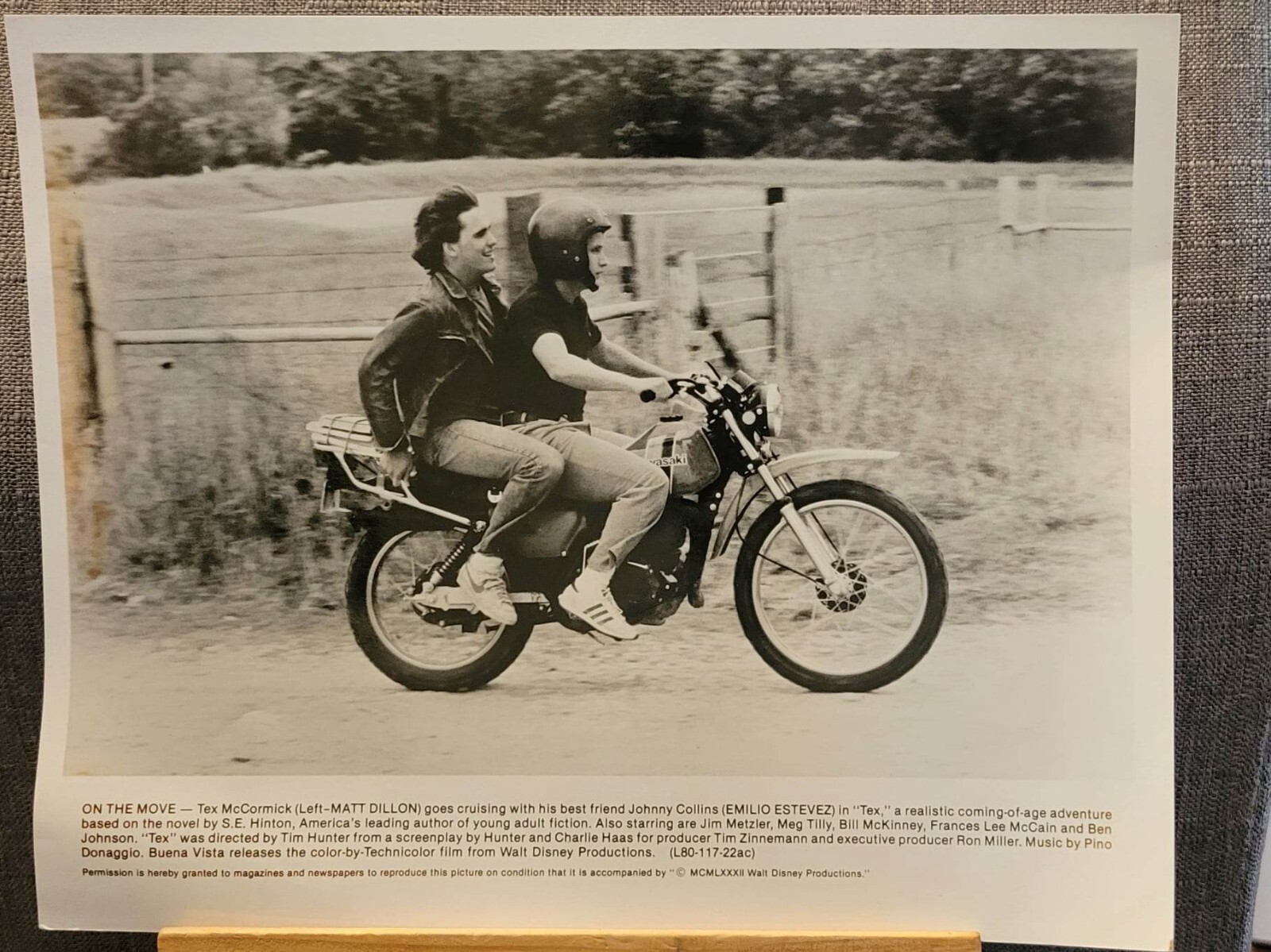 1982 Press Photo Actor Matt Dillon, Emilio Estevez in "Tex" Movie Scene ...