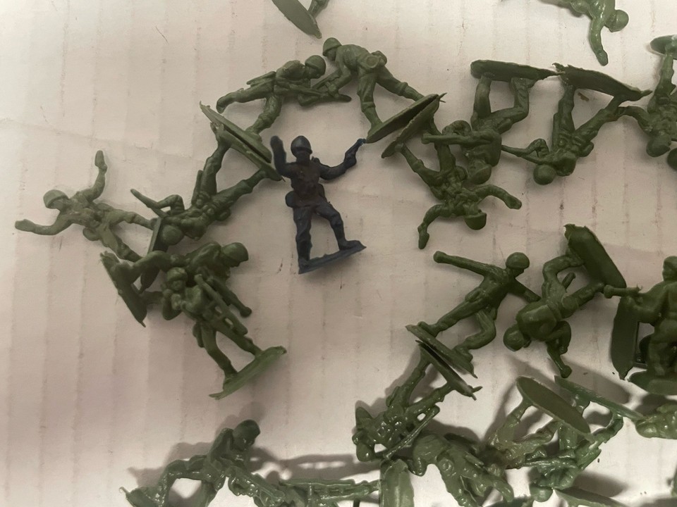 Lot of HO Scale Army Structures and Figures. | eBay