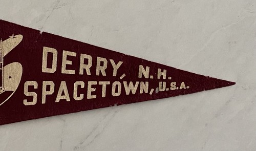 Vintage Derry New Hampshire Spacetown USA 18" Felt Pennant w/ Nice ...