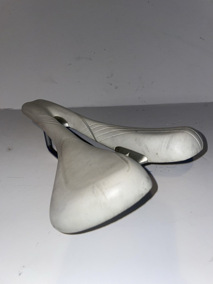 Specialized Oura Gel Body Geometry Saddle 173mm Hollow Titanium Rails ...