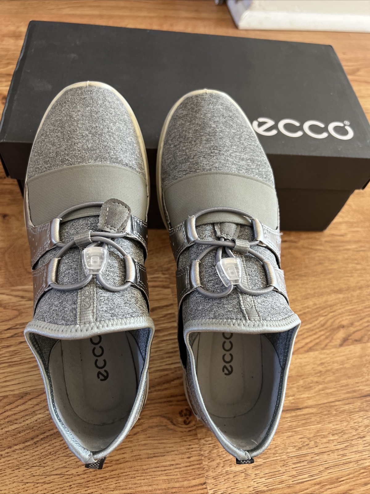 Ecco Women's Slip On Barefoot Sneakers Walking Shoe 37 - Gem