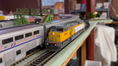 Athearn ATHG27379 HO EMD SD90MAC Locomotive With DCC & Sound, UP #8044 ...