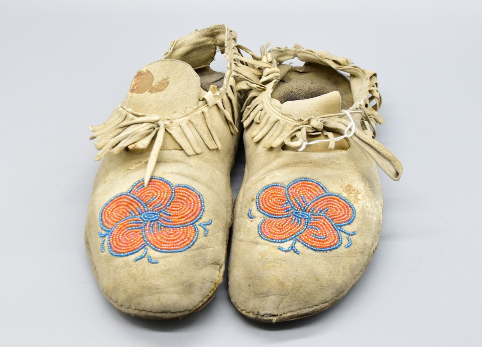 Crow Floral Beaded Deerhide Moccasins | eBay