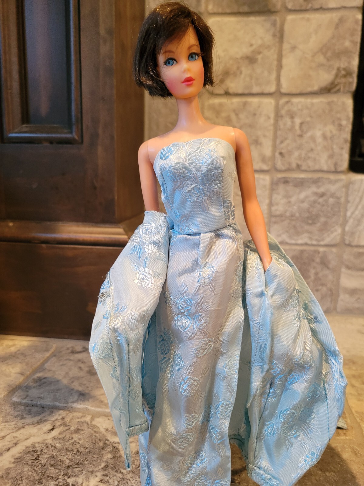 !! Great 70s Lashes & Cool Komono... Mod Brunette Hair Fair TNT Body ...