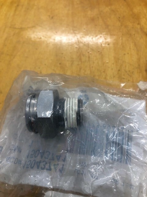 Engine Oil Cooler Line Connector-Hose Connector ACDelco 15043741 for ...