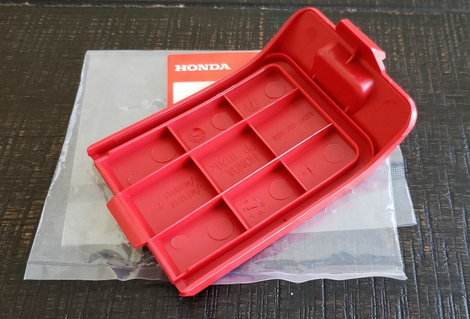 Honda EU2000I Generator Spark Plug Access Panel Red 63347-Z07-000ZC | eBay