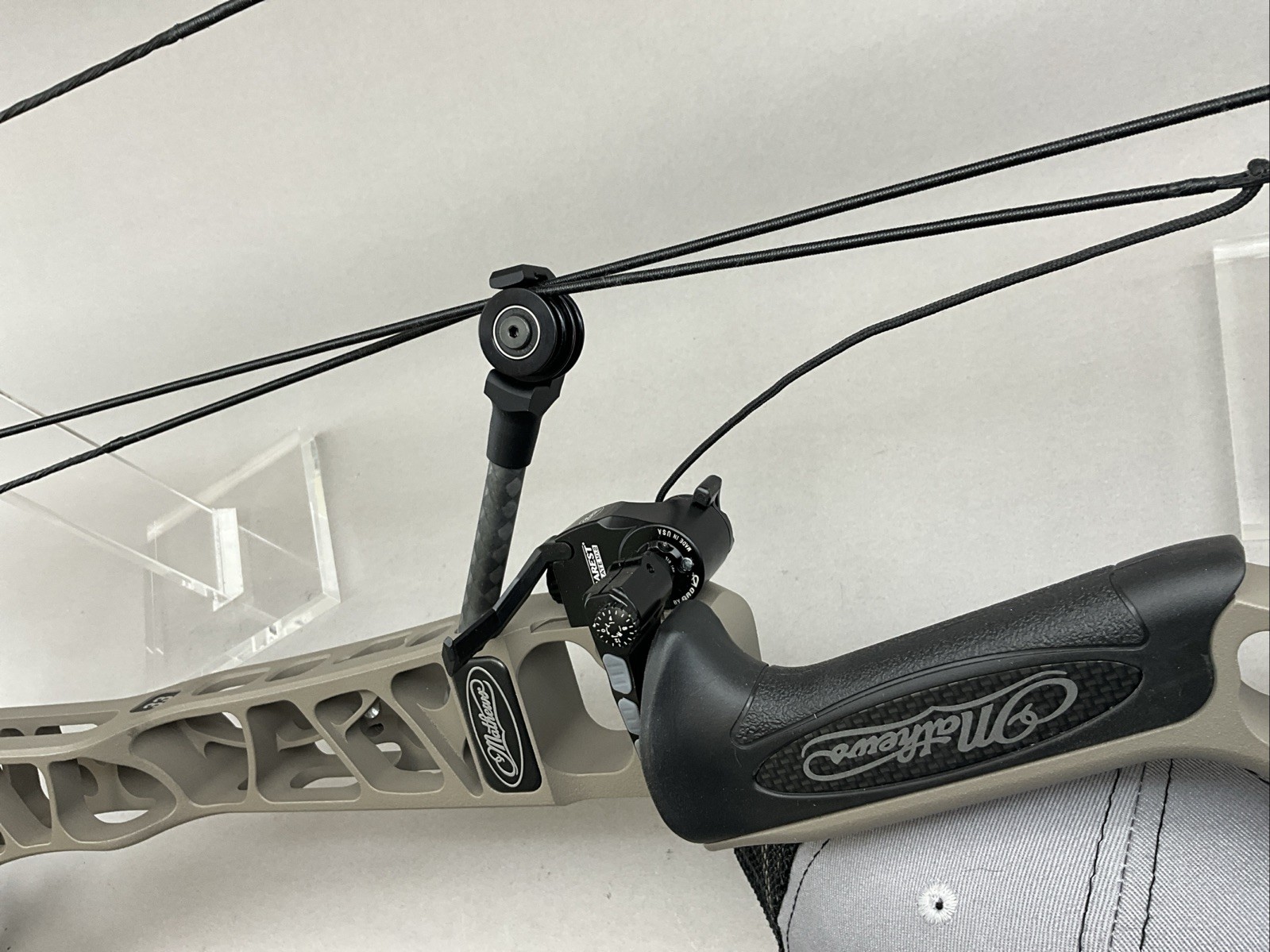 NEW Mathew’s Phase 4 33” RH 70lb 28” Mod BH 6.5” With Peep, Nock Loop ...