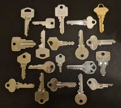Bulk lot of 20x old keys | eBay Australia