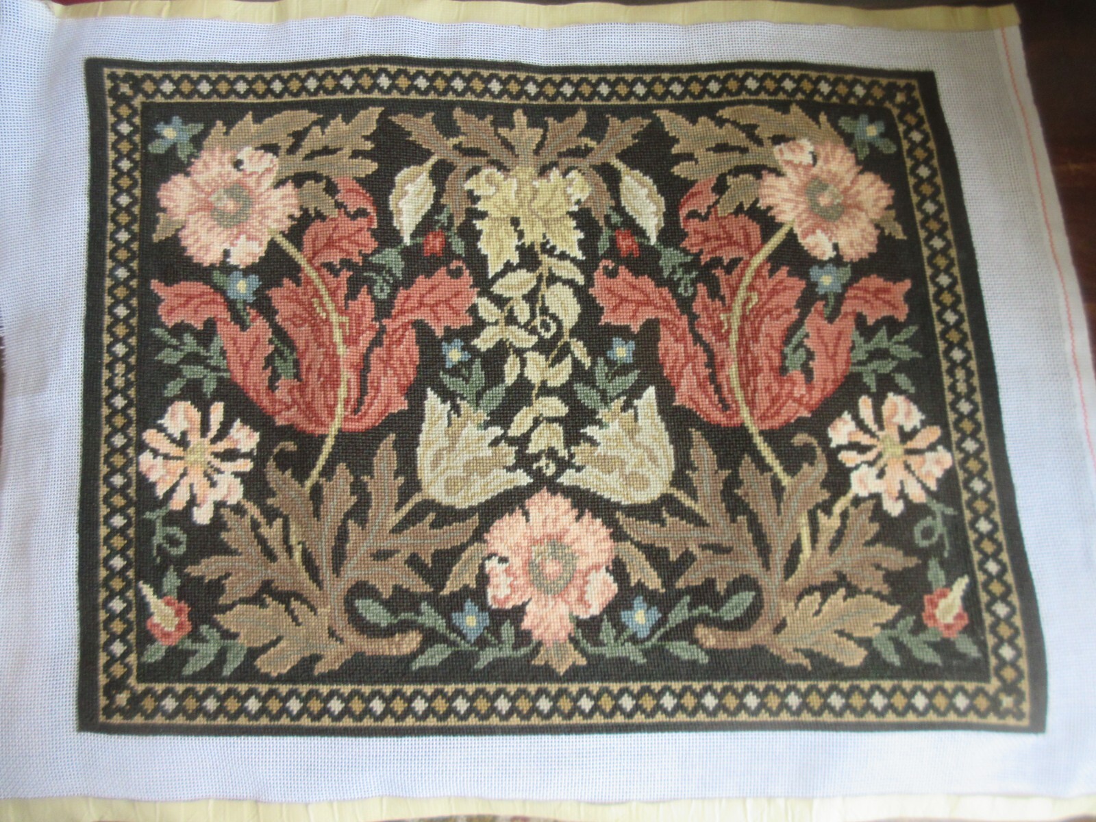 Beth Russell Designers Forum Stitched Needlepoint COMPTON/Border ...