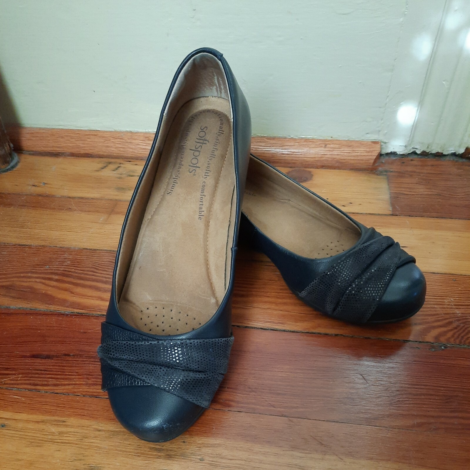 Softspots Women's Size US 9.5M Black Slip On Leather Flats Shoes. N20 ...