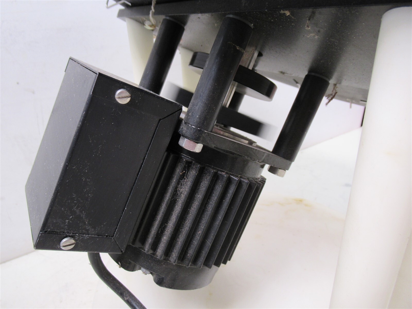 Harrison Research Chromatotron 7924T Centrifugal Thin-Layer ...